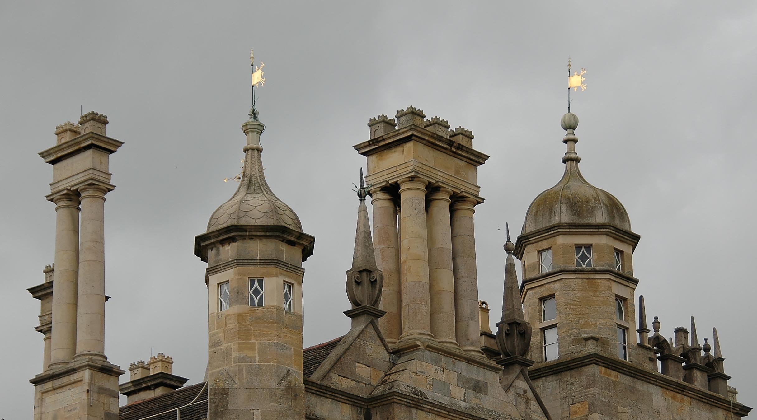 The Roof of Burghley House | Villa Castagna